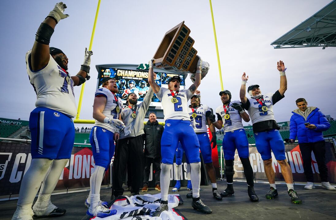 Montreal Carabins to face Saskatchewan Huskies in Vanier Cup championship