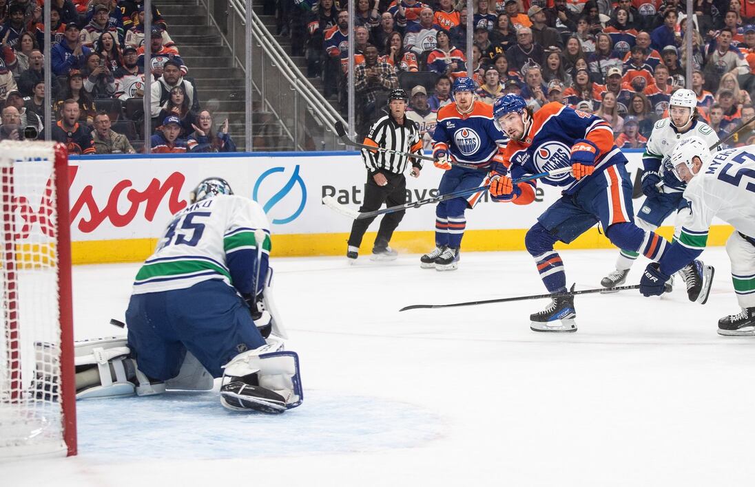 Ottawa Senators sign RFA Donovan Sebrango to one-year, two-way deal