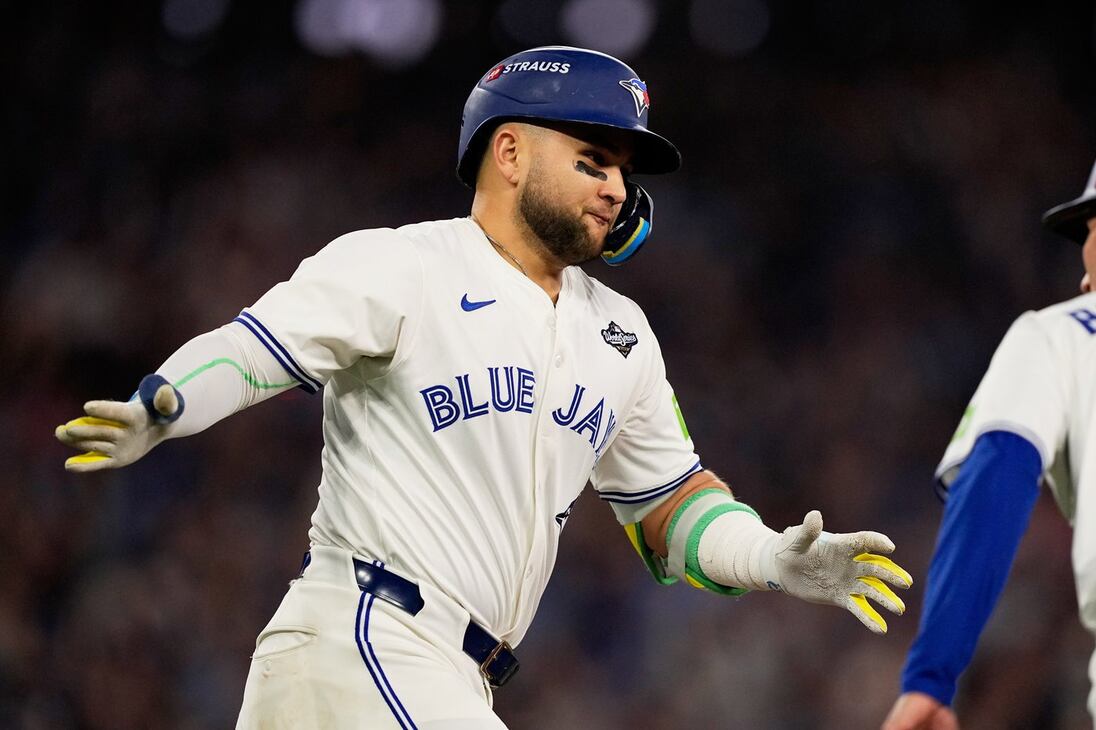 Report: Top free agent Tucker seen at Blue Jays’ spring training facility